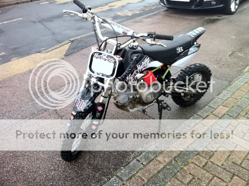 sorry only got the one picture for now... it was raining and i had just ...